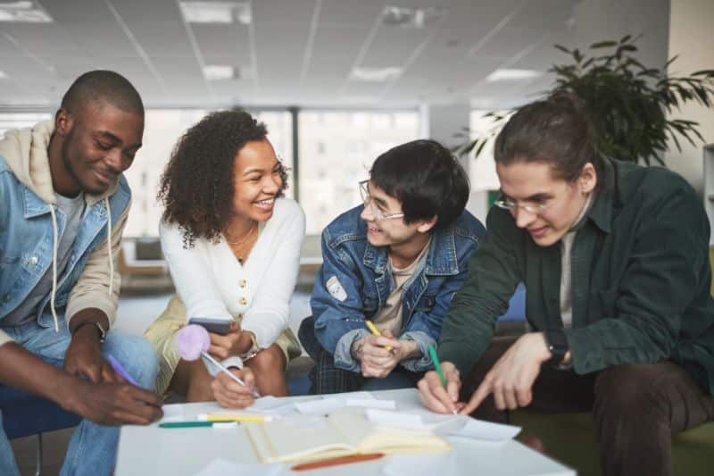 Jovem Aprendiz: O que é, Como Funciona e Como se inscrever